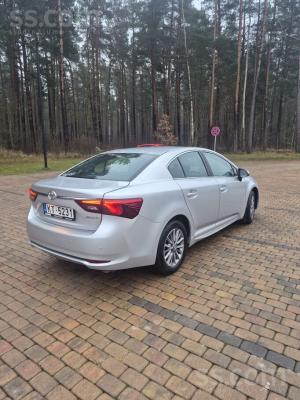 Toyota Avensis 2017 in Riga, with an engine capacity of 1.80 L and mileage of 212 thousand km for 9800 €, photo 3 on AUTOMOTO.COM.LV
