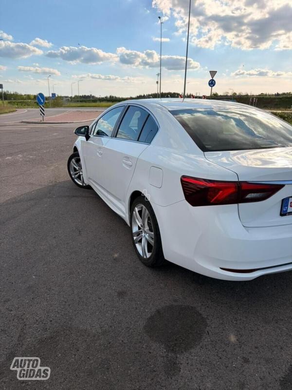 Toyota Avensis 2017 in Panevezys, with an engine capacity of 1.60 L and mileage of 293 thousand km for 8600 €, photo 3 on AUTOMOTO.COM.LV