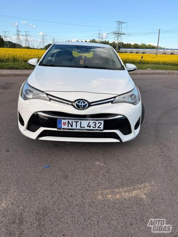 Toyota Avensis 2017 in Panevezys, with an engine capacity of 1.60 L and mileage of 293 thousand km for 8600 €, photo 6 on AUTOMOTO.COM.LV