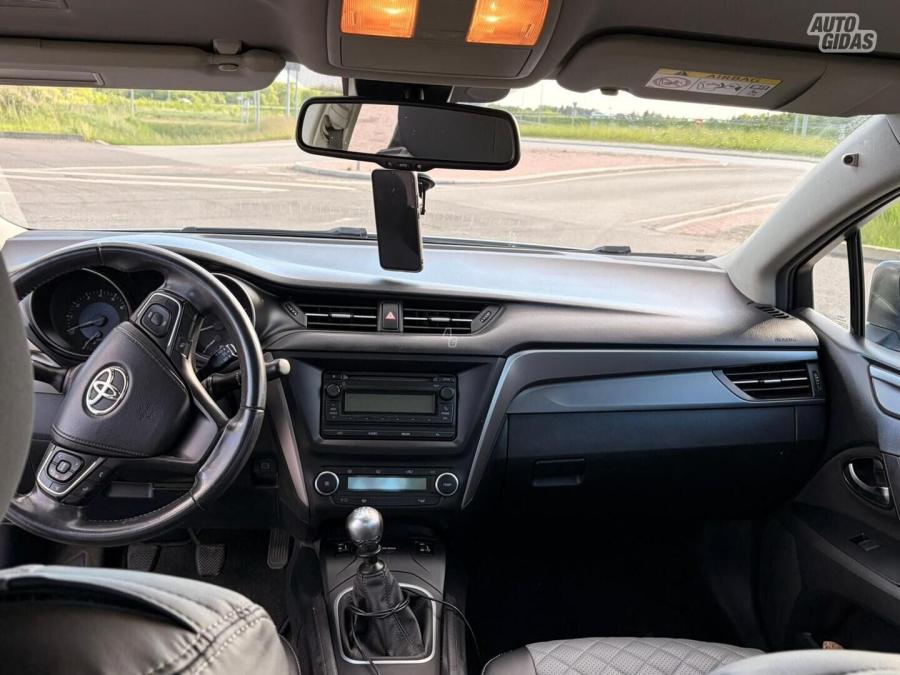 Toyota Avensis 2017 Panevēža, ar dzinēja tilpumu 1.60 L un nobraukumu 293 tūkst. km par 8600 €, foto 9 vietnē AUTOMOTO.COM.LV