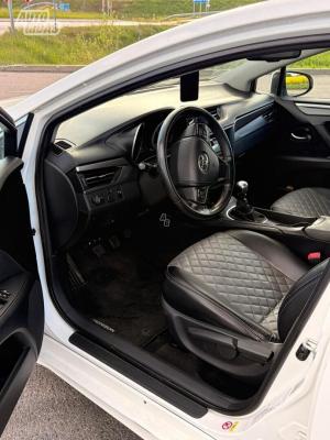 Toyota Avensis 2017 Panevēža, ar dzinēja tilpumu 1.60 L un nobraukumu 293 tūkst. km par 8600 €, foto 11 vietnē AUTOMOTO.COM.LV