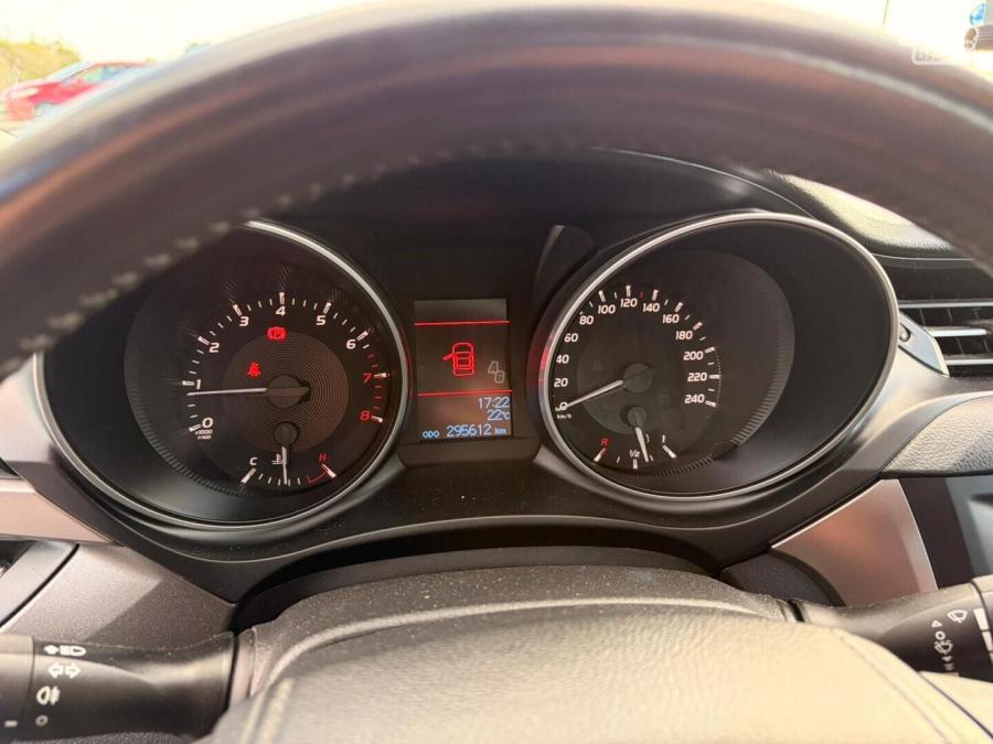 Toyota Avensis 2017 Panevēža, ar dzinēja tilpumu 1.60 L un nobraukumu 293 tūkst. km par 8600 €, foto 12 vietnē AUTOMOTO.COM.LV