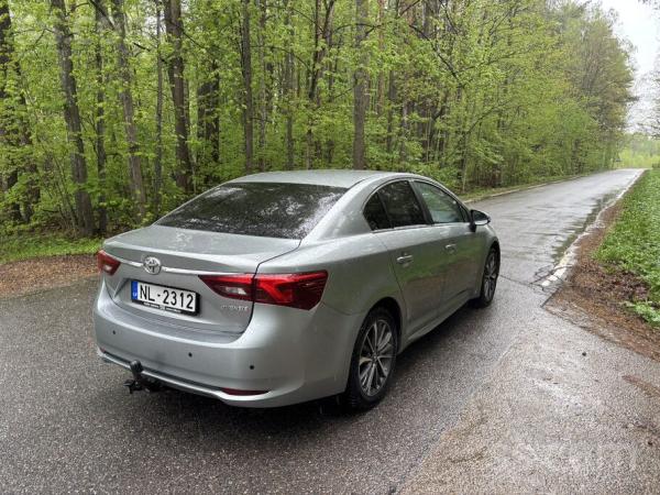 Toyota Avensis 2017 in Ogre, with an engine capacity of 2.00 L and mileage of 234 thousand km for 8500 €, photo 4 on AUTOMOTO.COM.LV