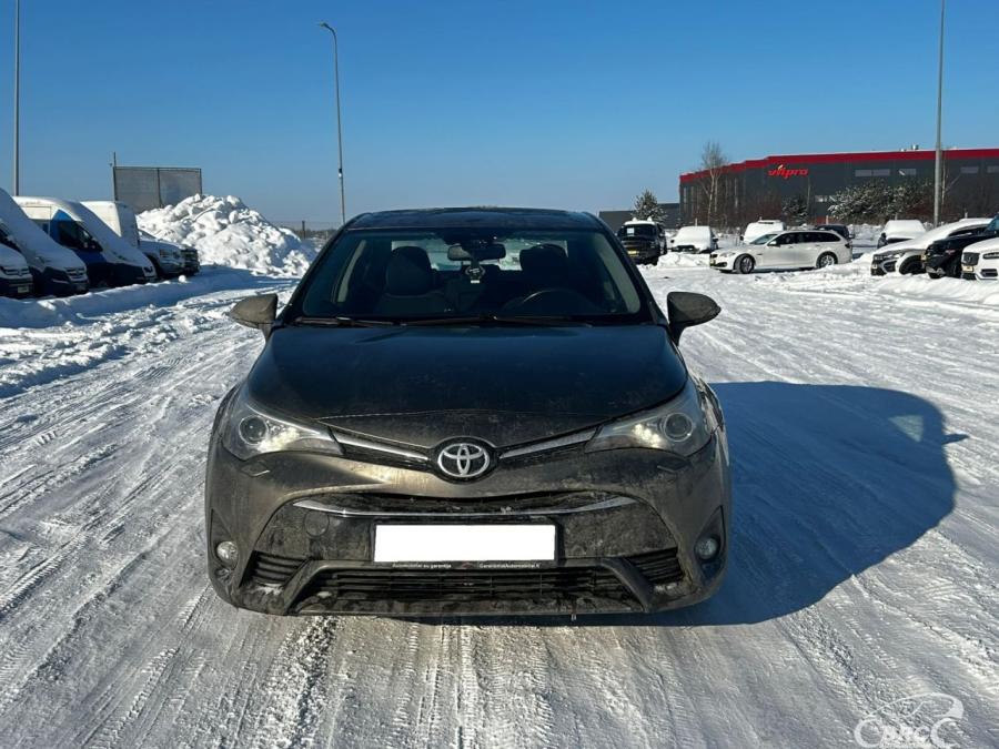 Toyota Avensis 2018 in Vilnius, with an engine capacity of 1.80 L and mileage of 132 thousand km for 9900 €, photo 5 on AUTOMOTO.COM.LV