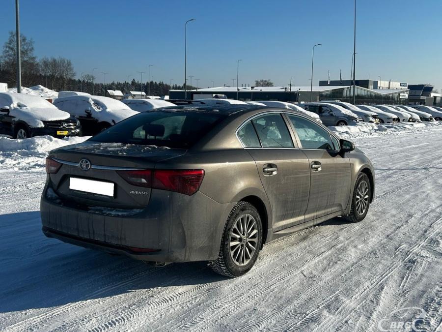 Toyota Avensis 2018 in Vilnius, with an engine capacity of 1.80 L and mileage of 132 thousand km for 9900 €, photo 2 on AUTOMOTO.COM.LV