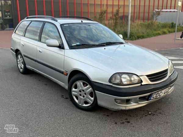Toyota Avensis 1998 Viļņa, ar dzinēja tilpumu 2.00 L un nobraukumu 420 tūkst. km par 1200 €, foto 1 vietnē AUTOMOTO.COM.LV