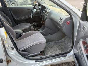Toyota Avensis 1998 Viļņa, ar dzinēja tilpumu 2.00 L un nobraukumu 420 tūkst. km par 1200 €, foto 8 vietnē AUTOMOTO.COM.LV