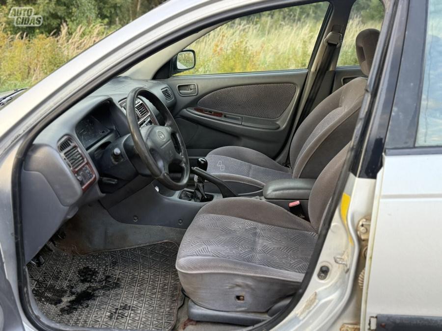 Toyota Avensis 1998 Viļņa, ar dzinēja tilpumu 2.00 L un nobraukumu 420 tūkst. km par 1200 €, foto 10 vietnē AUTOMOTO.COM.LV
