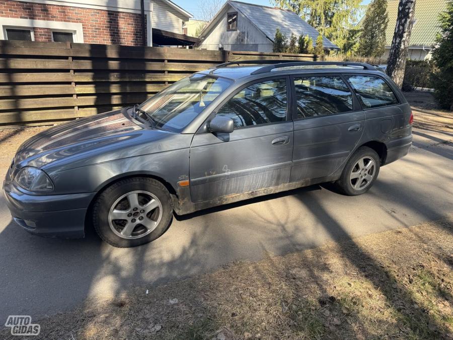Toyota Avensis 2002 in Vilnius, with an engine capacity of 2.00 L and mileage of 312 thousand km for 1650 €, photo 5 on AUTOMOTO.COM.LV