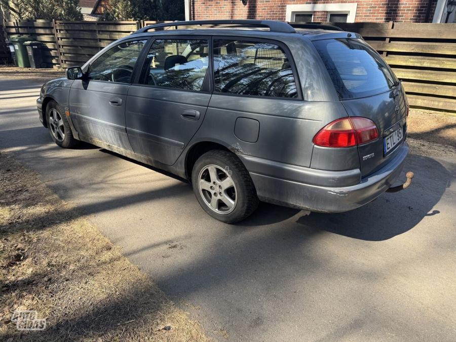 Toyota Avensis 2002 in Vilnius, with an engine capacity of 2.00 L and mileage of 312 thousand km for 1650 €, photo 6 on AUTOMOTO.COM.LV
