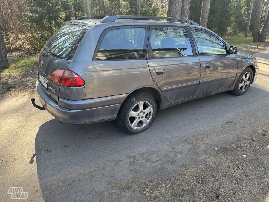 Toyota Avensis 2002 in Vilnius, with an engine capacity of 2.00 L and mileage of 312 thousand km for 1650 €, photo 7 on AUTOMOTO.COM.LV