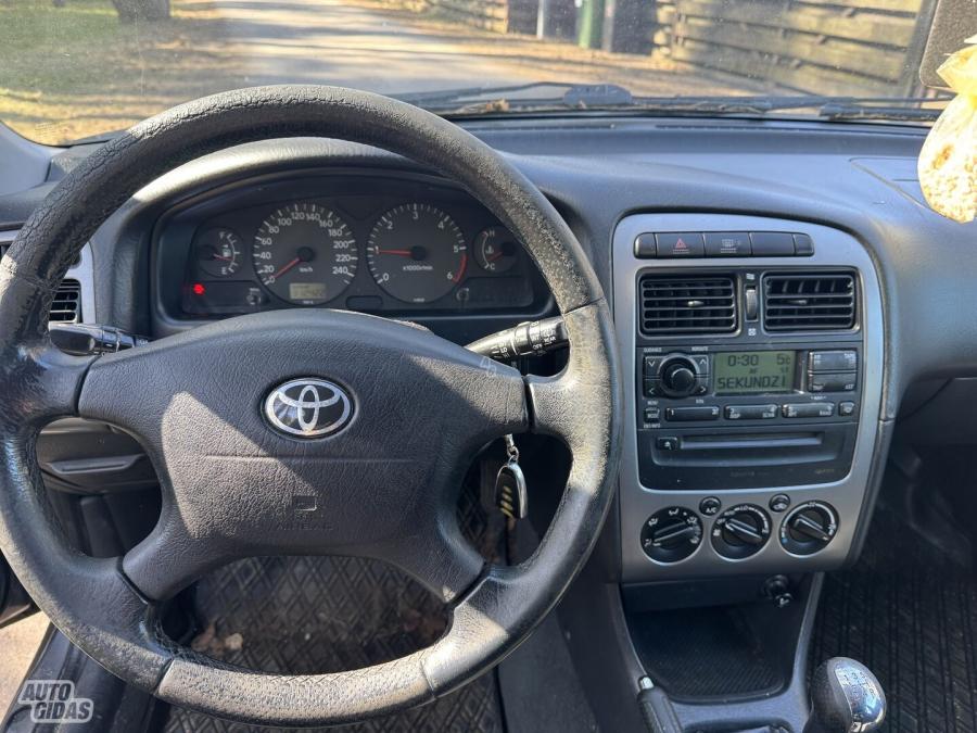 Toyota Avensis 2002 in Vilnius, with an engine capacity of 2.00 L and mileage of 312 thousand km for 1650 €, photo 9 on AUTOMOTO.COM.LV