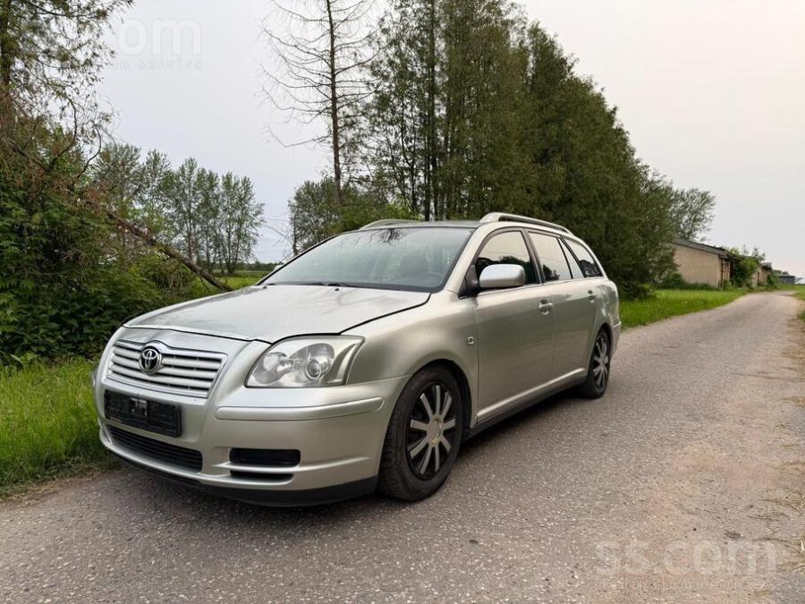 Toyota Avensis 2003 in Riga, with an engine capacity of 1.80 L and mileage of 266 thousand km for 1050 €, photo 3 on AUTOMOTO.COM.LV
