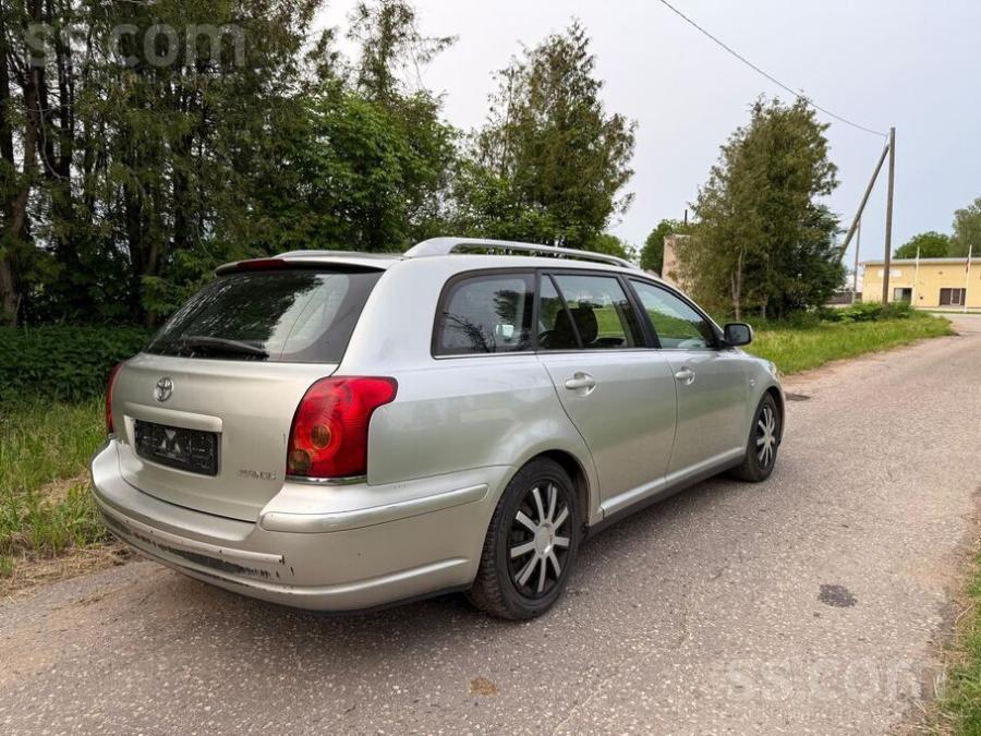 Toyota Avensis 2003 in Riga, with an engine capacity of 1.80 L and mileage of 266 thousand km for 1050 €, photo 4 on AUTOMOTO.COM.LV
