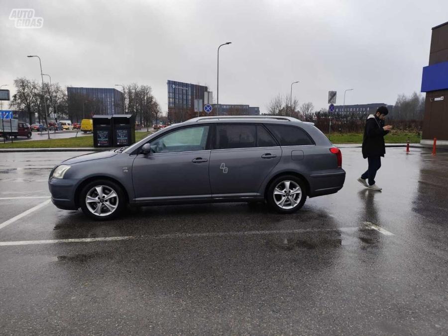Toyota Avensis 2003 in Vilnius, with an engine capacity of 2.00 L and mileage of 405 thousand km for 1200 €, photo 3 on AUTOMOTO.COM.LV