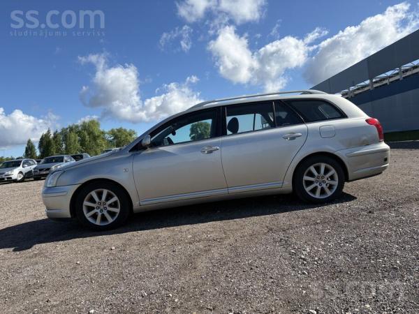 Toyota Avensis 2003 in Daugavpils, with an engine capacity of 1.80 L and mileage of 354 thousand km for 2150 €, photo 2 on AUTOMOTO.COM.LV