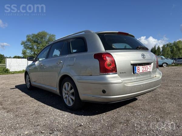 Toyota Avensis 2003 in Daugavpils, with an engine capacity of 1.80 L and mileage of 354 thousand km for 2150 €, photo 3 on AUTOMOTO.COM.LV