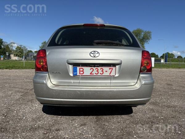 Toyota Avensis 2003 in Daugavpils, with an engine capacity of 1.80 L and mileage of 354 thousand km for 2150 €, photo 4 on AUTOMOTO.COM.LV