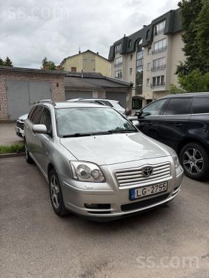 Toyota Avensis 2003 Daugavpils, ar dzinēja tilpumu 2.00 L un nobraukumu 355 tūkst. km par 1600 €, foto  vietnē AUTOMOTO.COM.LV