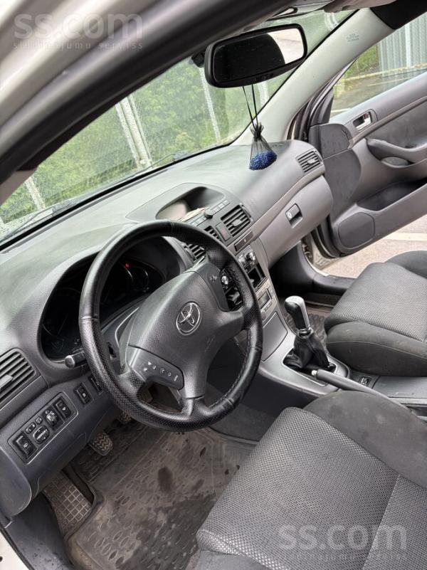 Toyota Avensis 2003 in Daugavpils, with an engine capacity of 2.00 L and mileage of 355 thousand km for 1600 €, photo 7 on AUTOMOTO.COM.LV