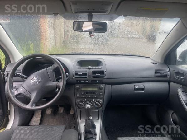 Toyota Avensis 2003 Cēsis, ar dzinēja tilpumu 2.00 L un nobraukumu 327 tūkst. km par 750 €, foto 3 vietnē AUTOMOTO.COM.LV