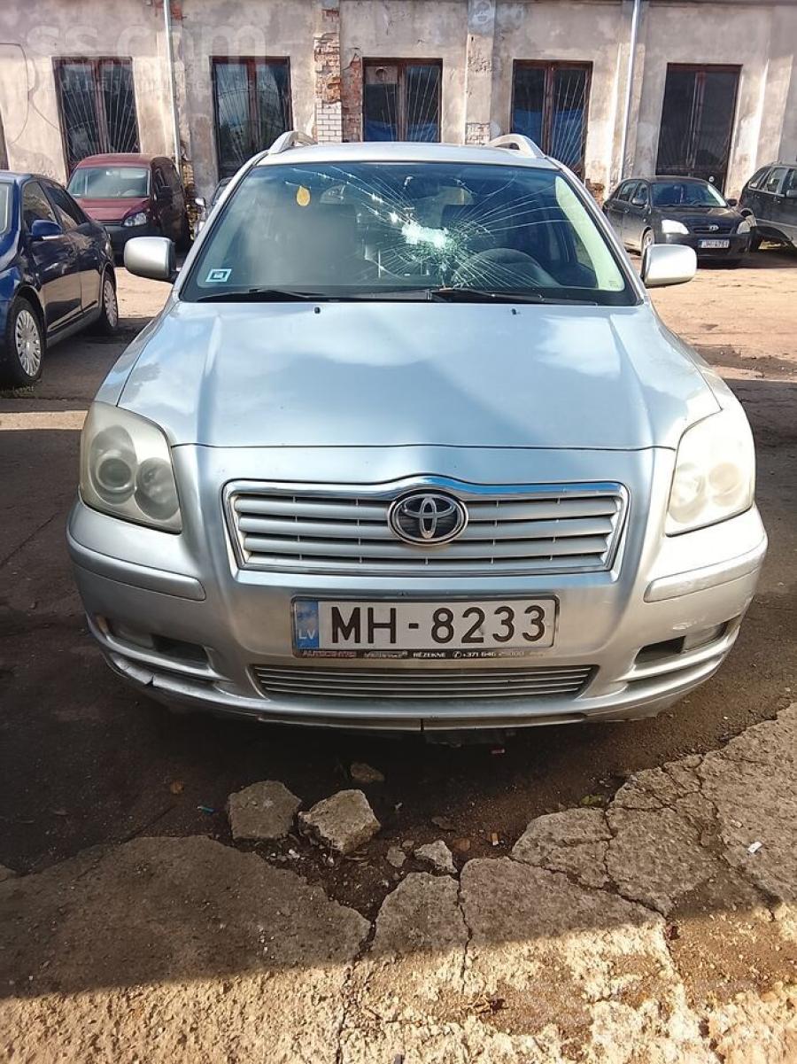Тойота Авенсис 2003 в Рига, объемом двигателя 2.00 л и пробегом 460 тыс. км за 300 €, фото 1 на AUTOMOTO.COM.LV