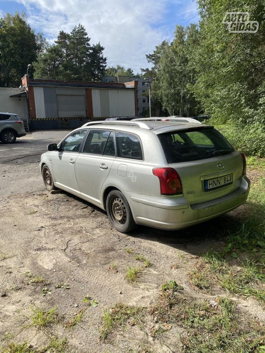 Toyota Avensis 2003 Viļņa, ar dzinēja tilpumu 2.00 L un nobraukumu 335 tūkst. km par 550 €, foto 4 vietnē AUTOMOTO.COM.LV