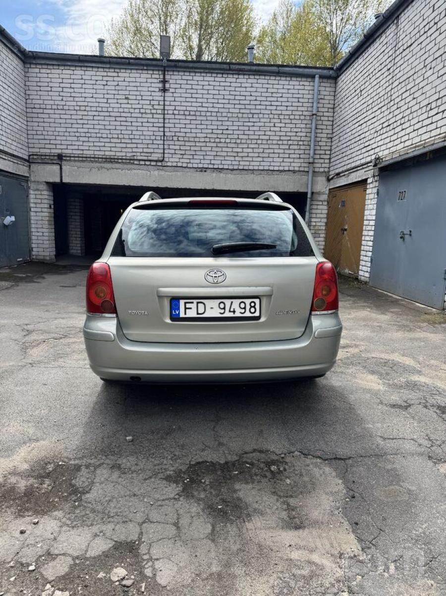 Toyota Avensis 2004 in Riga, with an engine capacity of 1.80 L and mileage of 292 thousand km for 1300 €, photo 4 on AUTOMOTO.COM.LV