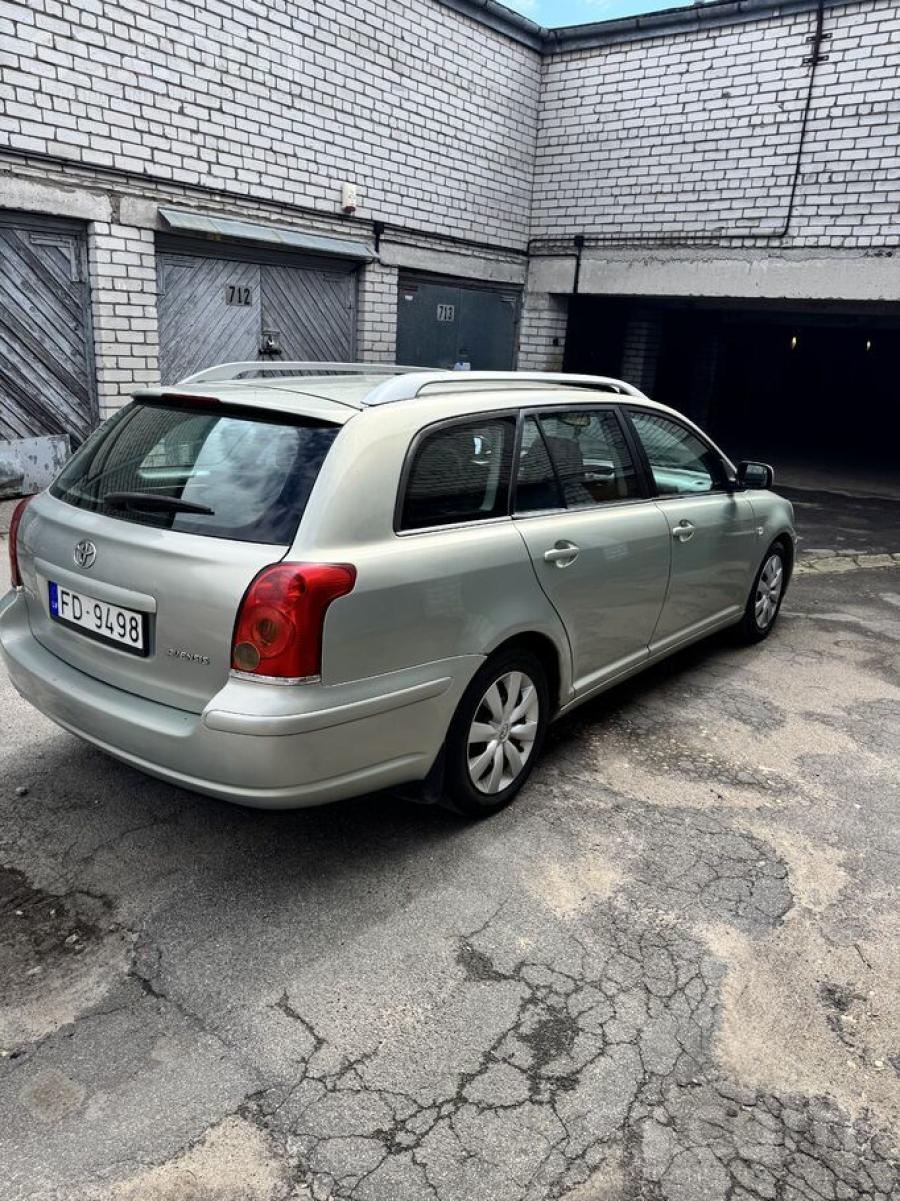 Toyota Avensis 2004 in Riga, with an engine capacity of 1.80 L and mileage of 292 thousand km for 1300 €, photo 6 on AUTOMOTO.COM.LV