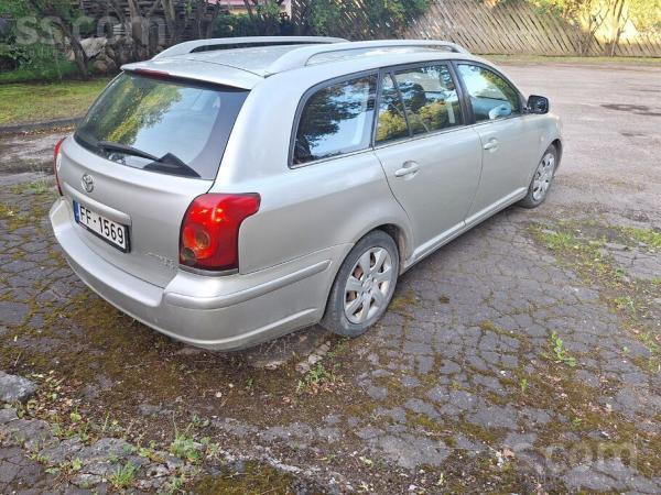 Toyota Avensis 2004 in Daugavpils, with an engine capacity of 2.00 L and mileage of 279 thousand km for 1199 €, photo 6 on AUTOMOTO.COM.LV