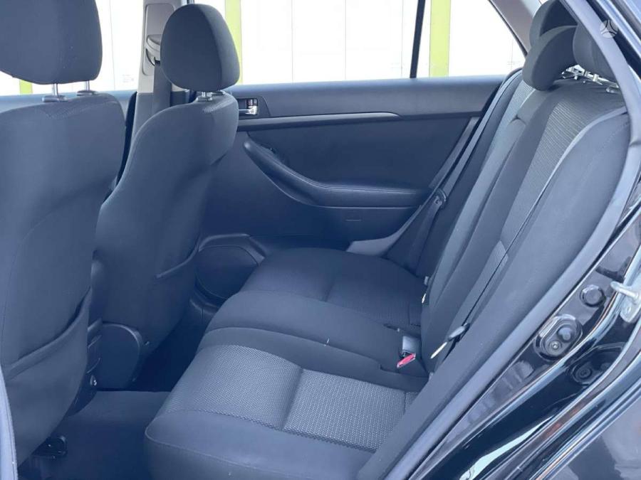 Toyota Avensis 2004 in Raseiniai, with an engine capacity of 2.00 L and mileage of 204 thousand km for 1450 €, photo 19 on AUTOMOTO.COM.LV