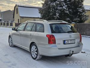 Toyota Avensis 2004 in Jelgava, with an engine capacity of 2.00 L and mileage of 297 thousand km for 1650 €, photo 4 on AUTOMOTO.COM.LV