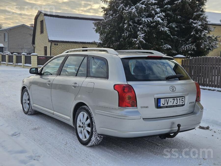 Toyota Avensis 2004 in Jelgava, with an engine capacity of 2.00 L and mileage of 297 thousand km for 1650 €, photo 4 on AUTOMOTO.COM.LV