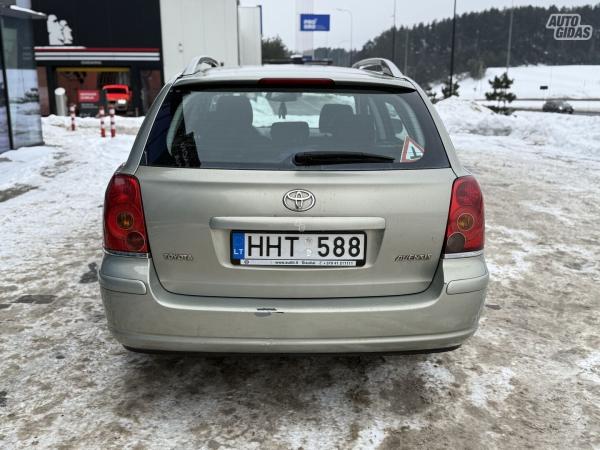 Toyota Avensis 2004 in Vilnius, with an engine capacity of 2.00 L and mileage of 30 thousand km for 1600 €, photo 3 on AUTOMOTO.COM.LV