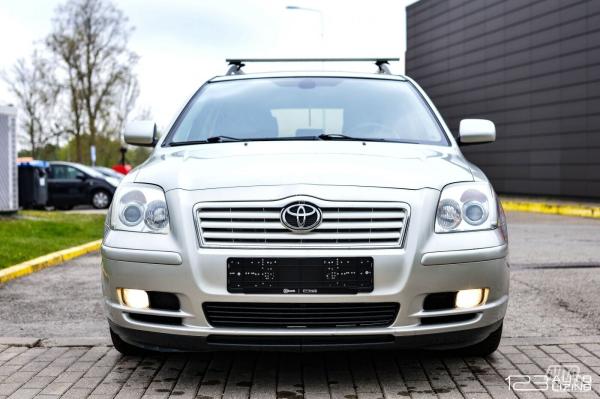 Toyota Avensis 2004 in Kretinga, with an engine capacity of 2.00 L and mileage of 294 thousand km for 1999 €, photo 3 on AUTOMOTO.COM.LV