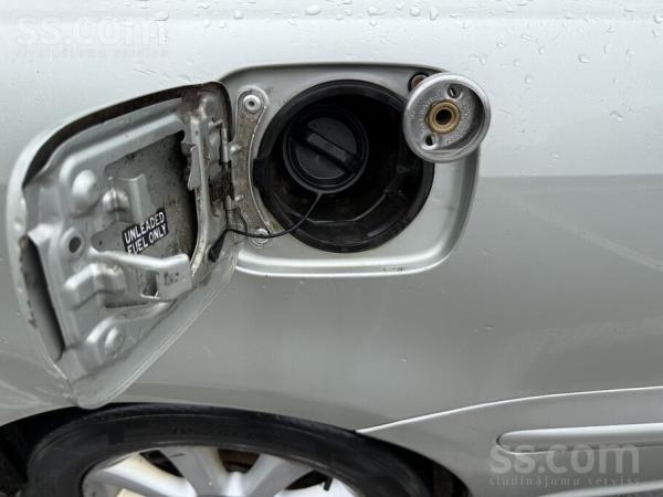 Toyota Avensis 2004 in Riga, with an engine capacity of 1.80 L and mileage of 435 thousand km for 2200 €, photo 10 on AUTOMOTO.COM.LV