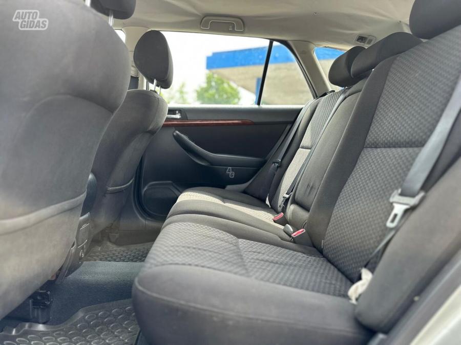 Toyota Avensis 2004 in Marijampole, with an engine capacity of 2.00 L and mileage of 200 thousand km for 1500 €, photo 18 on AUTOMOTO.COM.LV