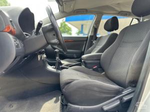 Toyota Avensis 2004 in Marijampole, with an engine capacity of 2.00 L and mileage of 200 thousand km for 1500 €, photo 20 on AUTOMOTO.COM.LV