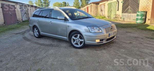 Тойота Авенсис 2004 в Екабпилс, объемом двигателя 2.00 л и пробегом 377 тыс. км за 1650 €, фото 1 на AUTOMOTO.COM.LV
