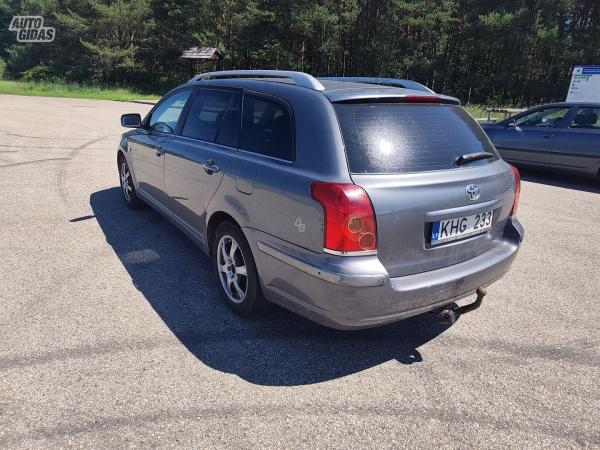 Toyota Avensis 2004 in Ignalina, with an engine capacity of 1.80 L and mileage of 251 thousand km for 1100 €, photo 3 on AUTOMOTO.COM.LV