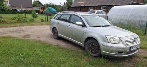 Toyota Avensis 2004 in Varena, with an engine capacity of 2.00 L and mileage of 400 thousand km for 475 €, photo 4 on AUTOMOTO.COM.LV
