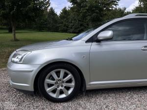 Toyota Avensis 2004 in Alytus, with an engine capacity of 2.00 L and mileage of 301 thousand km for 2450 €, photo 9 on AUTOMOTO.COM.LV