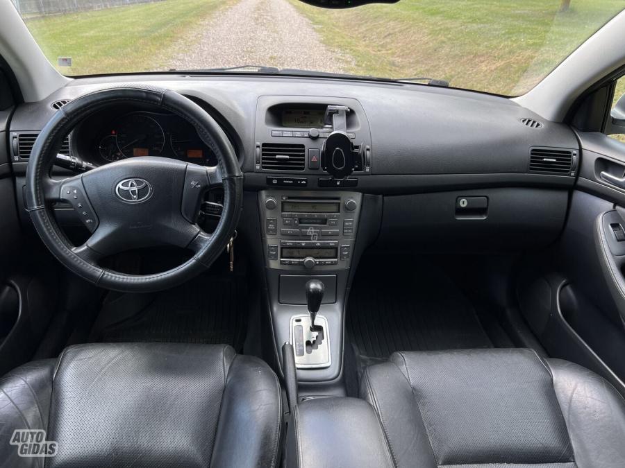 Toyota Avensis 2004 in Alytus, with an engine capacity of 2.00 L and mileage of 301 thousand km for 2450 €, photo 14 on AUTOMOTO.COM.LV