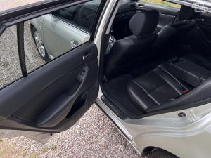 Toyota Avensis 2004 in Alytus, with an engine capacity of 2.00 L and mileage of 301 thousand km for 2450 €, photo 23 on AUTOMOTO.COM.LV