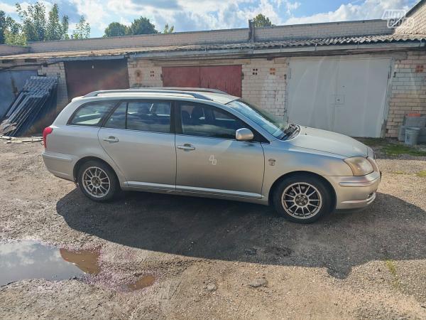 Toyota Avensis 2004 Viļņa, ar dzinēja tilpumu 2.00 L un nobraukumu 374 tūkst. km par 1300 €, foto 3 vietnē AUTOMOTO.COM.LV