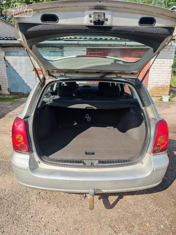 Toyota Avensis 2004 Viļņa, ar dzinēja tilpumu 2.00 L un nobraukumu 374 tūkst. km par 1300 €, foto 5 vietnē AUTOMOTO.COM.LV