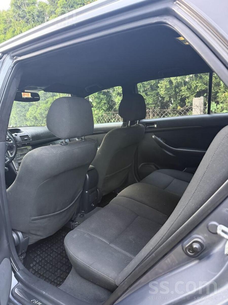 Toyota Avensis 2004 in Saldus, with an engine capacity of 2.00 L and mileage of 336 thousand km for 1500 €, photo 4 on AUTOMOTO.COM.LV