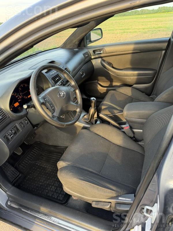 Toyota Avensis 2004 in Saldus, with an engine capacity of 2.00 L and mileage of 336 thousand km for 1500 €, photo 5 on AUTOMOTO.COM.LV