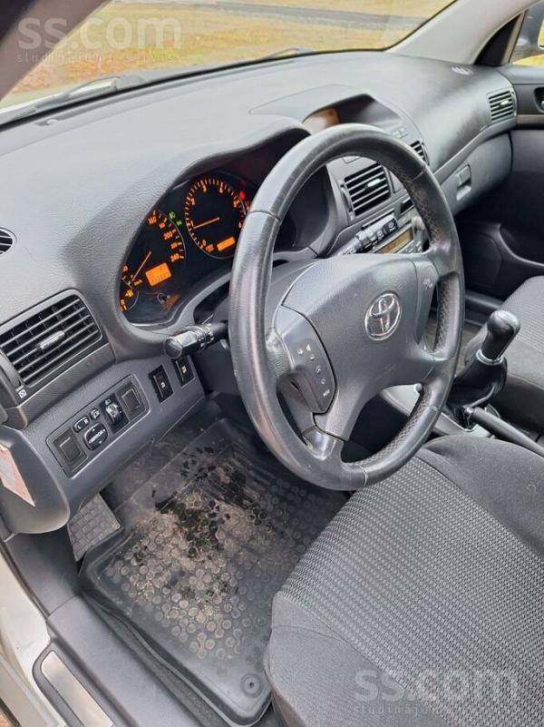 Toyota Avensis 2005 Daugavpils, ar dzinēja tilpumu 2.00 L un nobraukumu 331 tūkst. km par 1700 €, foto 11 vietnē AUTOMOTO.COM.LV