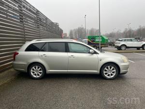 Toyota Avensis 2005 Rīga, ar dzinēja tilpumu 2.00 L un nobraukumu 321 tūkst. km par 1700 €, foto 2 vietnē AUTOMOTO.COM.LV